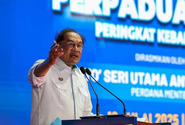 Anwar tegas tidak letak jawatan, tekad pacu pembangunan negara | Awani
