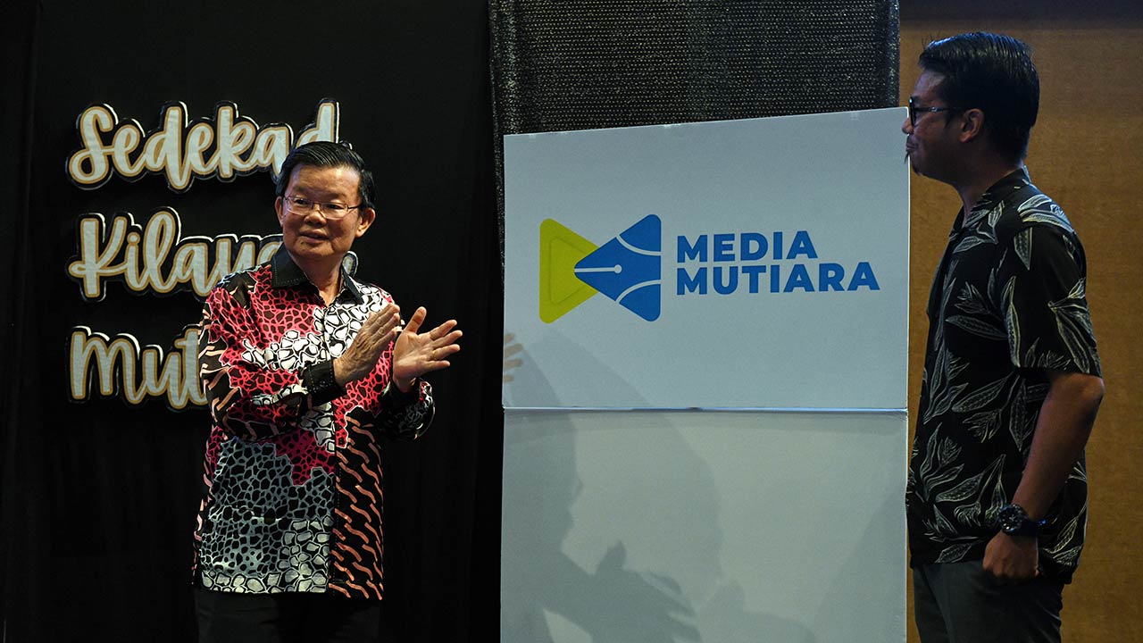 Wartawan berintegriti bukan sekadar penulis berita - Chow Kon Yeow | Awani