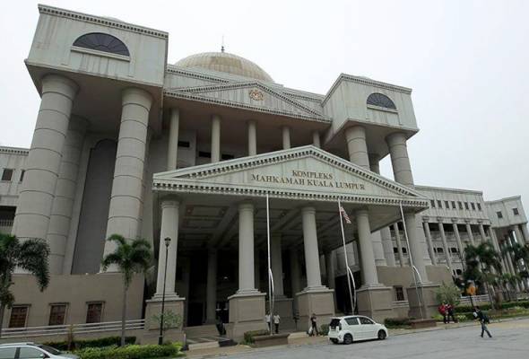 Hadapi 743 pertuduhan, pengsan selepas dibacakan pertuduhan ke-30 | Awani