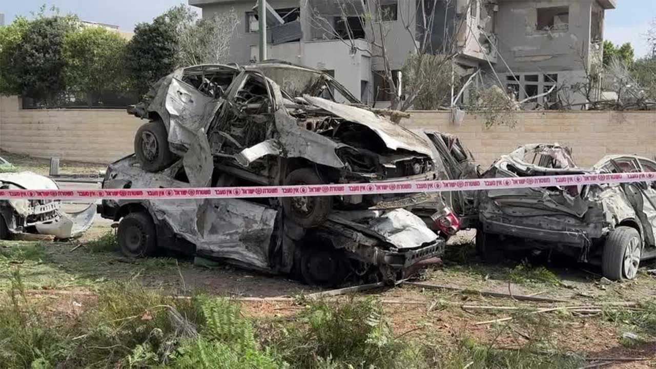 Konflik Iran-Israel:Tel Aviv dan Haifa jadi sasaran serangan Iran | Awani