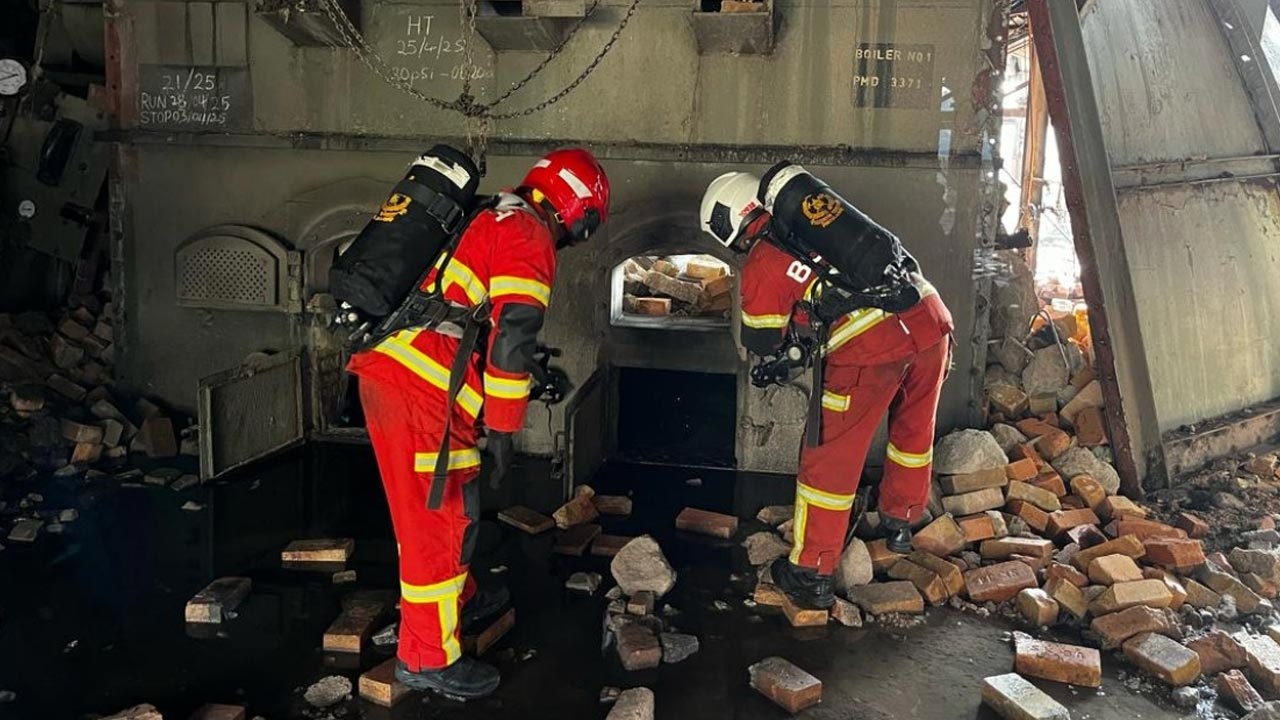 Mesin dandang stim meletup empat pekerja kilang melecur | Awani