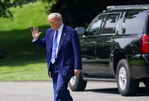 Trump starts Gulf visit seeking big economic deals | Awani International