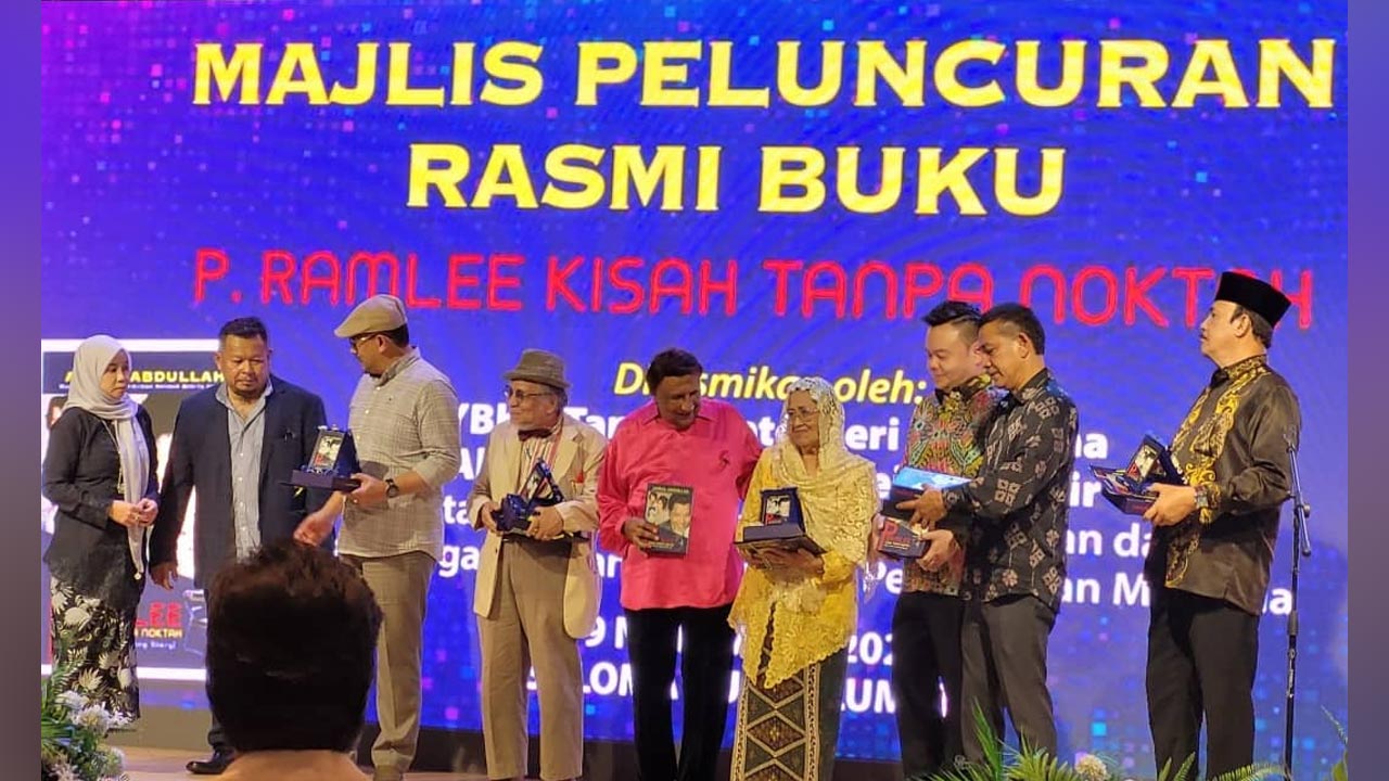 Kisah sebenar perjuangan P. Ramlee dirungkai dalam buku baharu | Awani