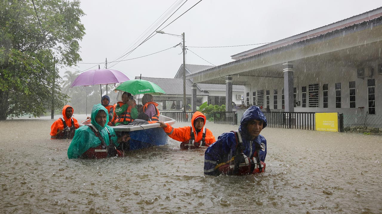 [TERKINI] Banjir: Terengganu catat lebih 5,000 mangsa di 77 PPS | Awani