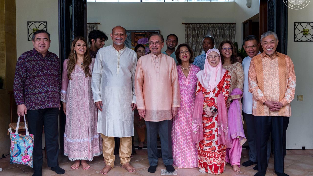 PM Anwar kunjungi kediaman Gobind Singh Deo, rai Deepavali dengan ...