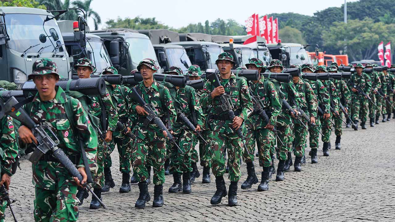 Rusuhan Indonesia: TNI nafi rancangan darurat tentera di tengah ...