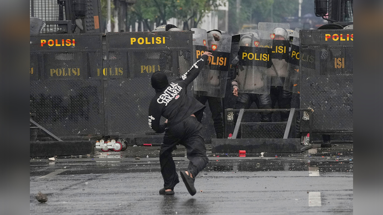 Rusuhan Indonesia: Polis dakwa peserta demonstrasi dibayar RM16 hingga ...
