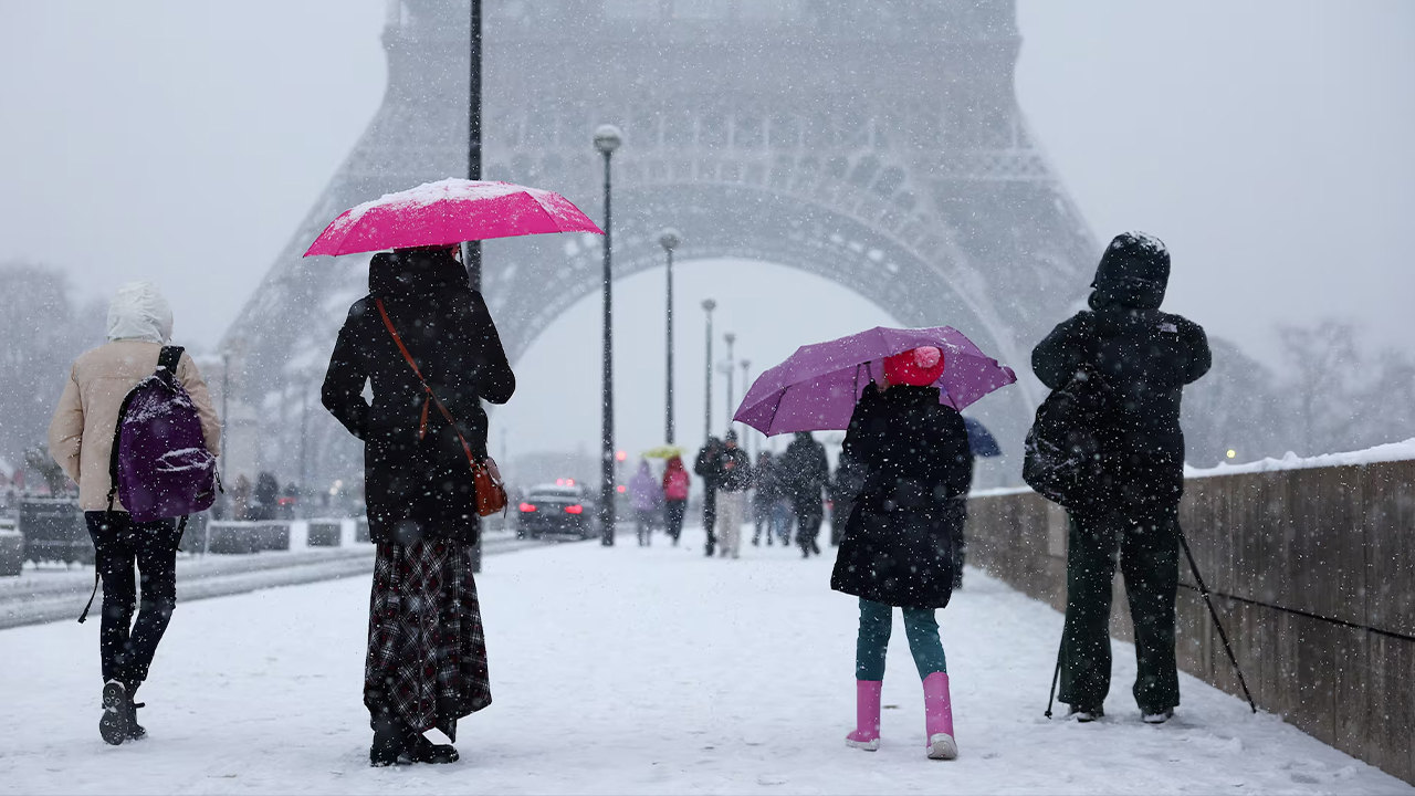 Kesesakan lalu lintas di Paris cecah 1,000 km susulan gangguan salji ...