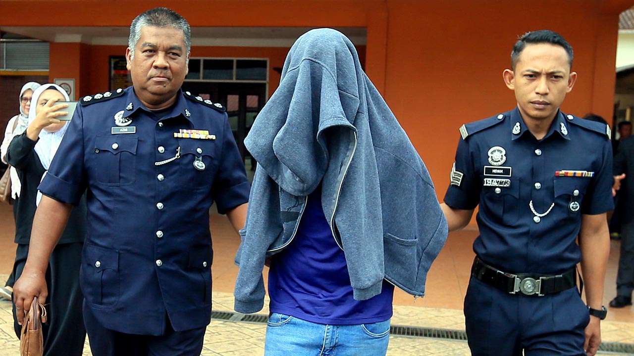 Peguam didakwa subahat edar, miliki dadah di lokap mahkamah | Awani