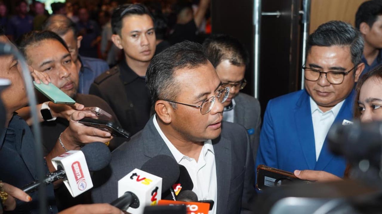 Kerajaan Selangor teliti aduan Orang Asli Pulau Carey berkait projek ...