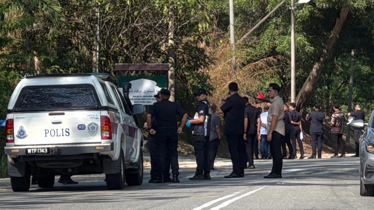 [TERKINI] Komander AKPS Bukit Kayu Hitam nyaris terkena tembakan ...