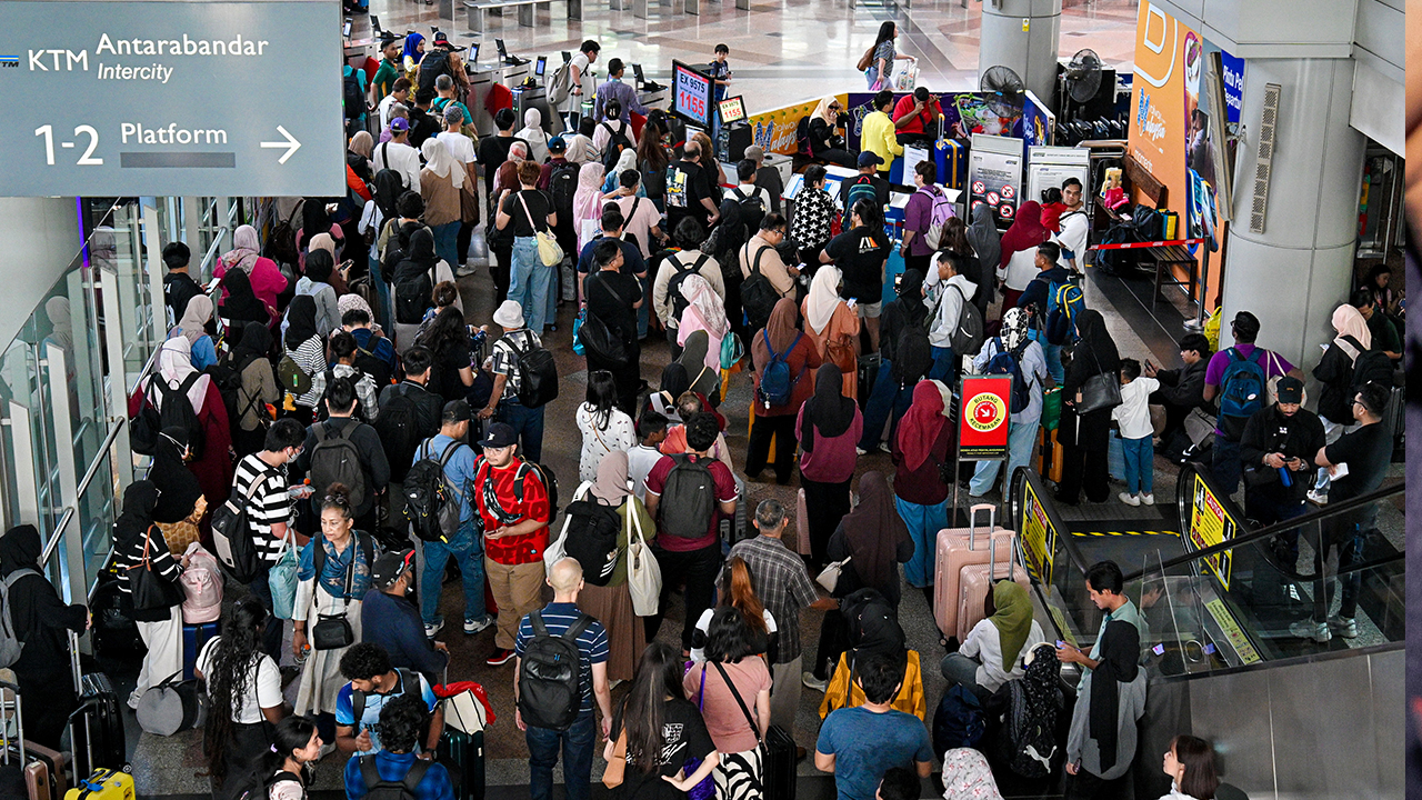 KTMB nasihat penumpang semak maklumat pada tiket, datang awal ke stesen ...