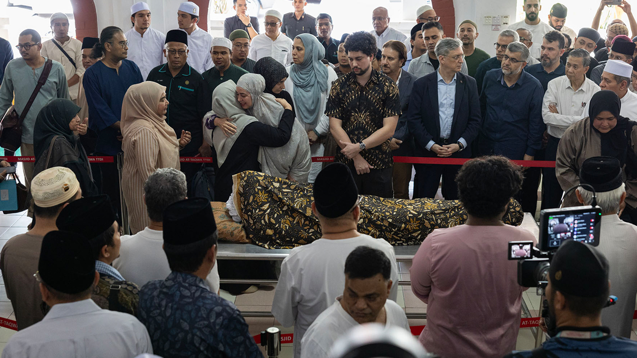 Jenazah Syed Muhammad Naquib selamat dikebumikan | Awani