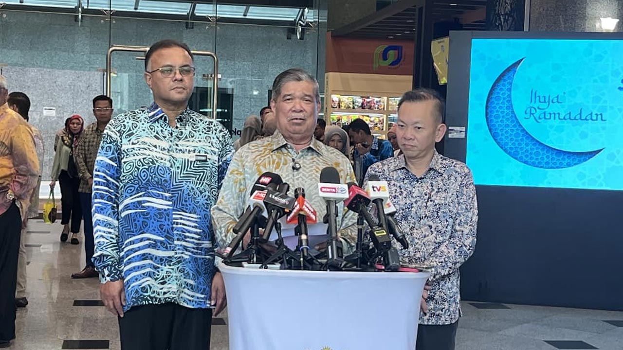 Stok beras cukup, harga baja dipantau - Mohamad Sabu | Awani