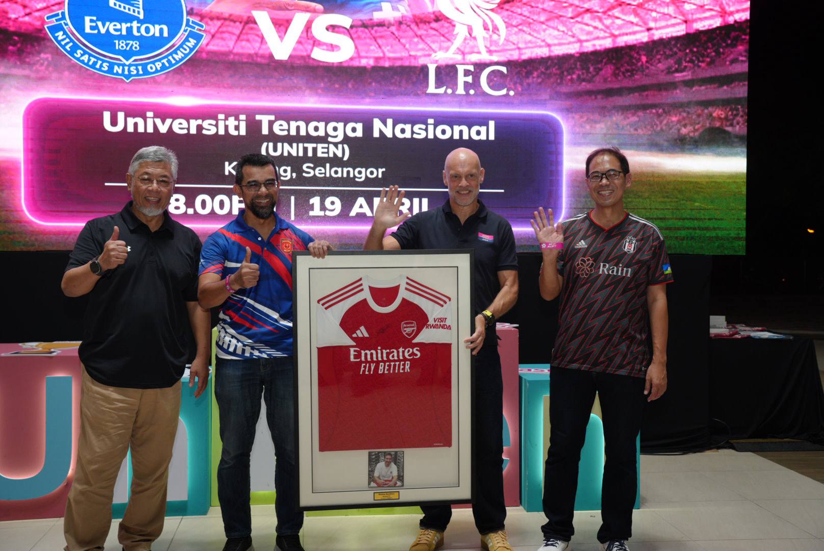 Astro BizOne Watch Party satukan komuniti, gegarkan UNITEN | Awani
