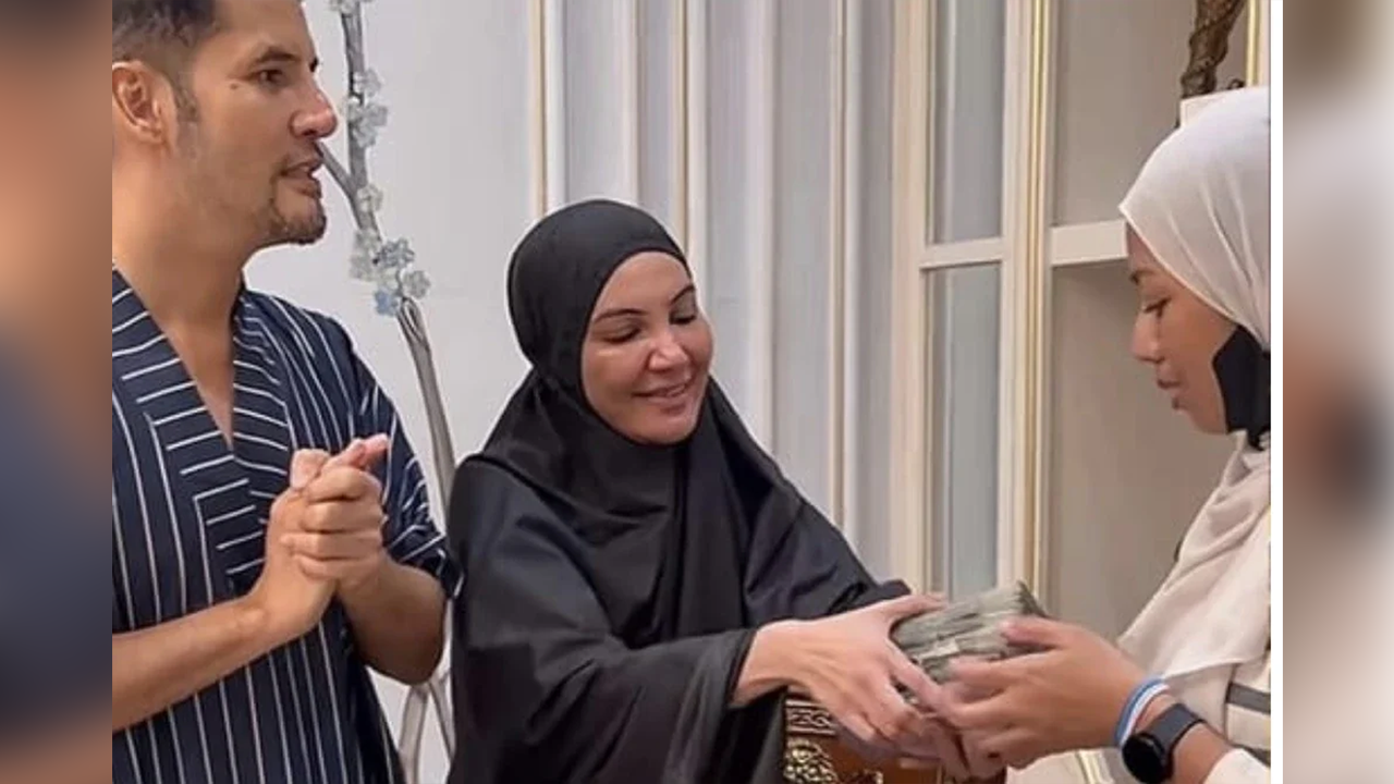 Azar Azmi menangis terima wang RM40,000 dari Aliff Syukri | Awani
