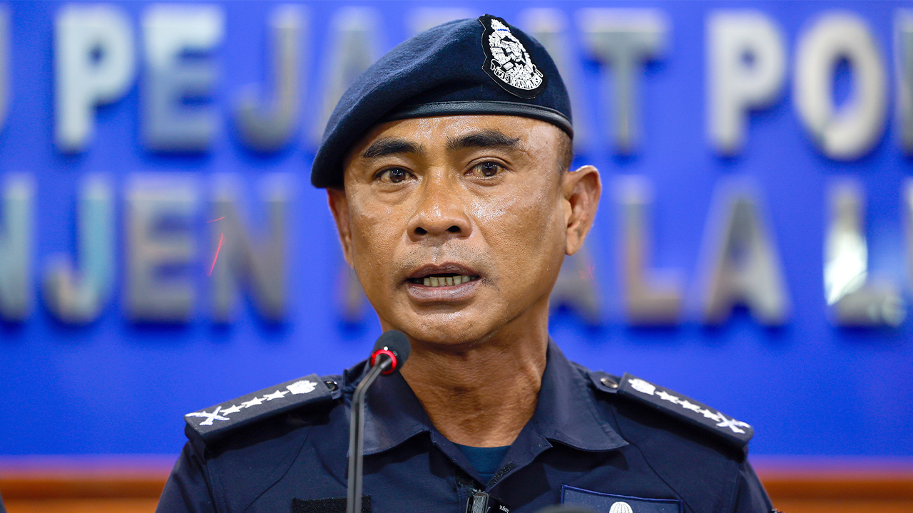 Langgar lari polis trafik: Inspektor ditahan ada masalah mental | Awani