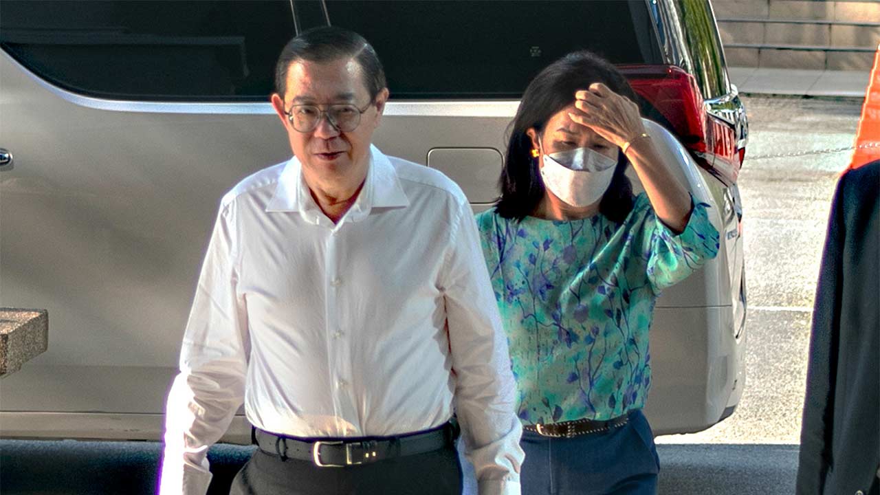 Lim Guan Eng, isteri dan Phang gagal batalkan pertuduhan, perbicaraan ...
