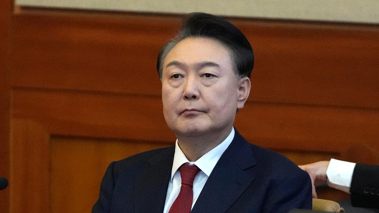 Pendakwa khas mohon hukuman penjara 30 tahun untuk bekas presiden Yoon ...