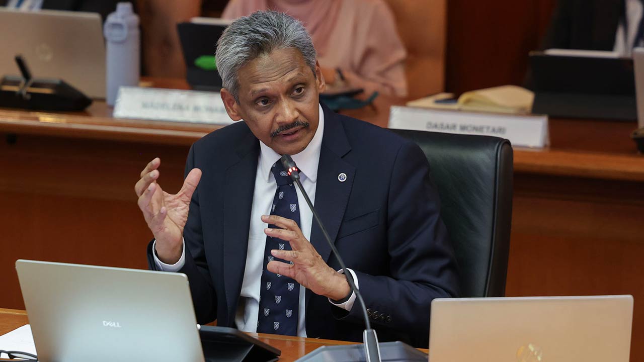 Ringgit mengukuh 3.3 peratus berbanding dolar AS sehingga Mei | Awani