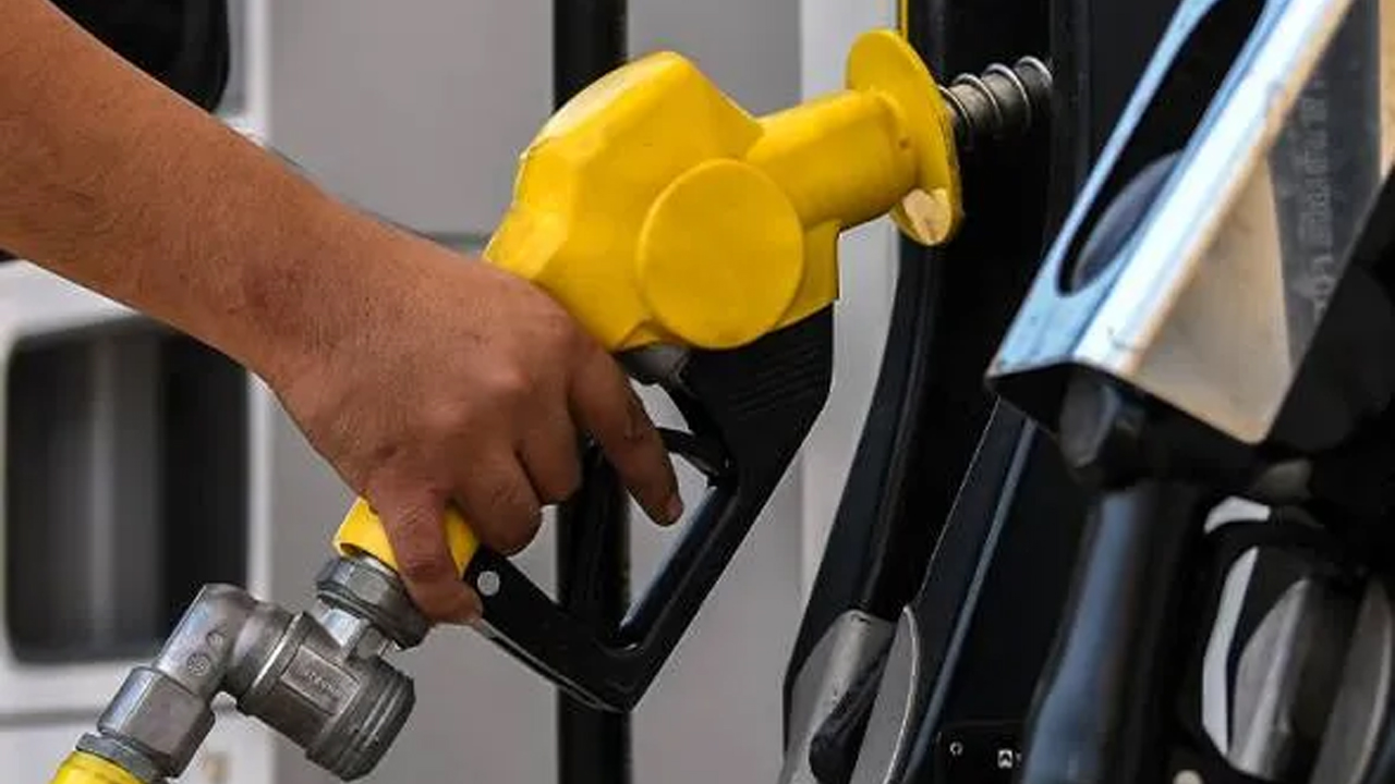 Harga RON97, RON95 tanpa subsidi dan diesel turun bagi tempoh 4 hingga ...